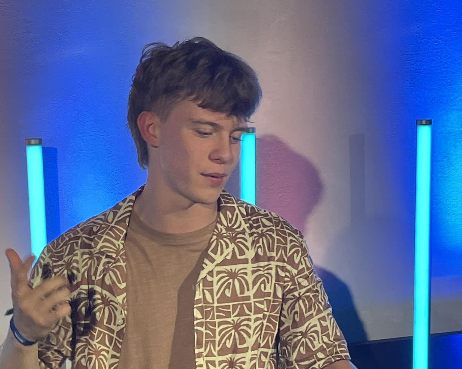 Lars Cornet uit Herne (DJ Mars) wint ’MNM Start To DJ 2024’ | Ring