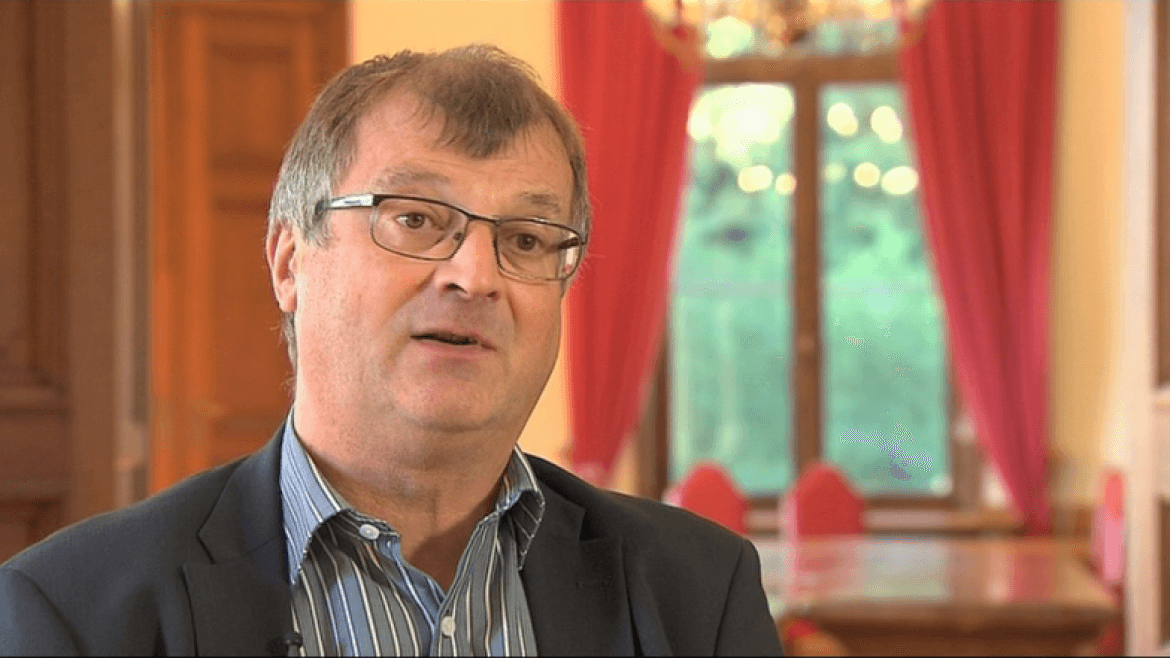 Burgemeester Dilbeek dient klacht in tegen voorzitter stembureau: "Hij ...