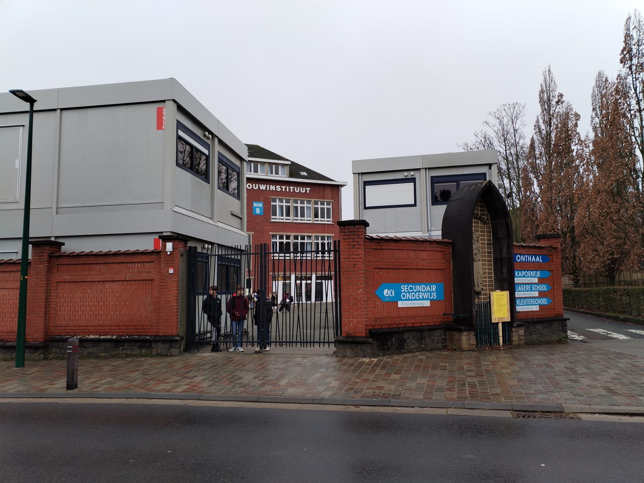 Weyts torpedeert idee van meertalige zomerscholen in Sint-Genesius-Rode ...