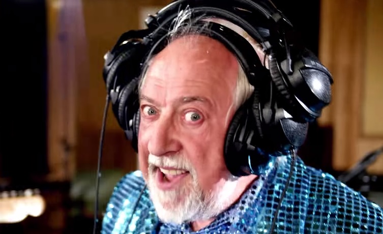 Urbanus maakt nieuwe versie van 'De Wereld is om Zeep' | Ring