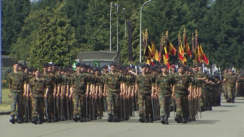 Repeteren voor defilé bij meer dan 30 graden | Ring