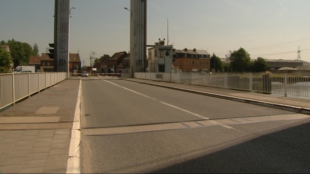 Grimbergen weert zwaar verkeer uit dorpskern Verbrande Brug | Ring