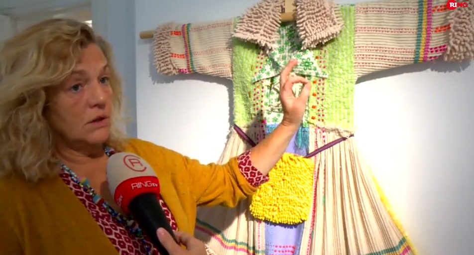 Styliste maakt van poetsmateriaal nieuwe kleding | Ring