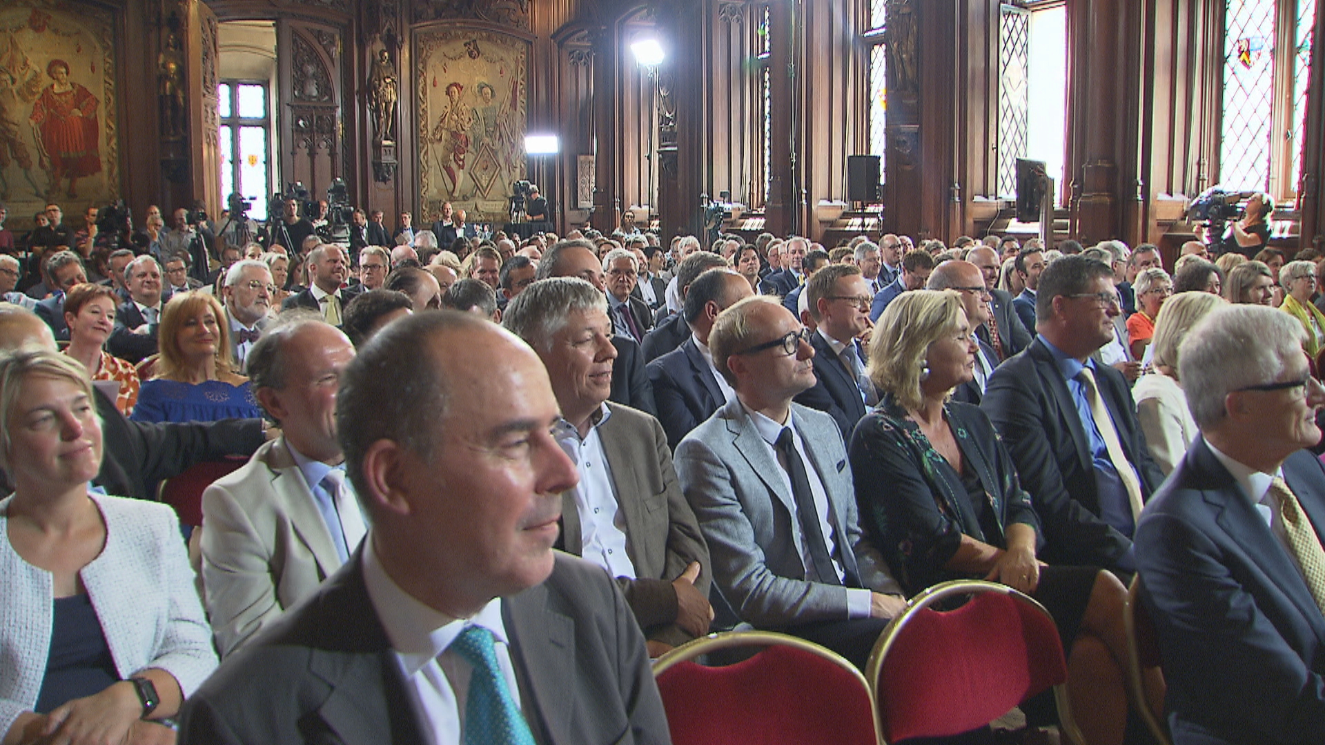 11 juli een officiële feestdag: hoe denken politici uit onze regio er ...