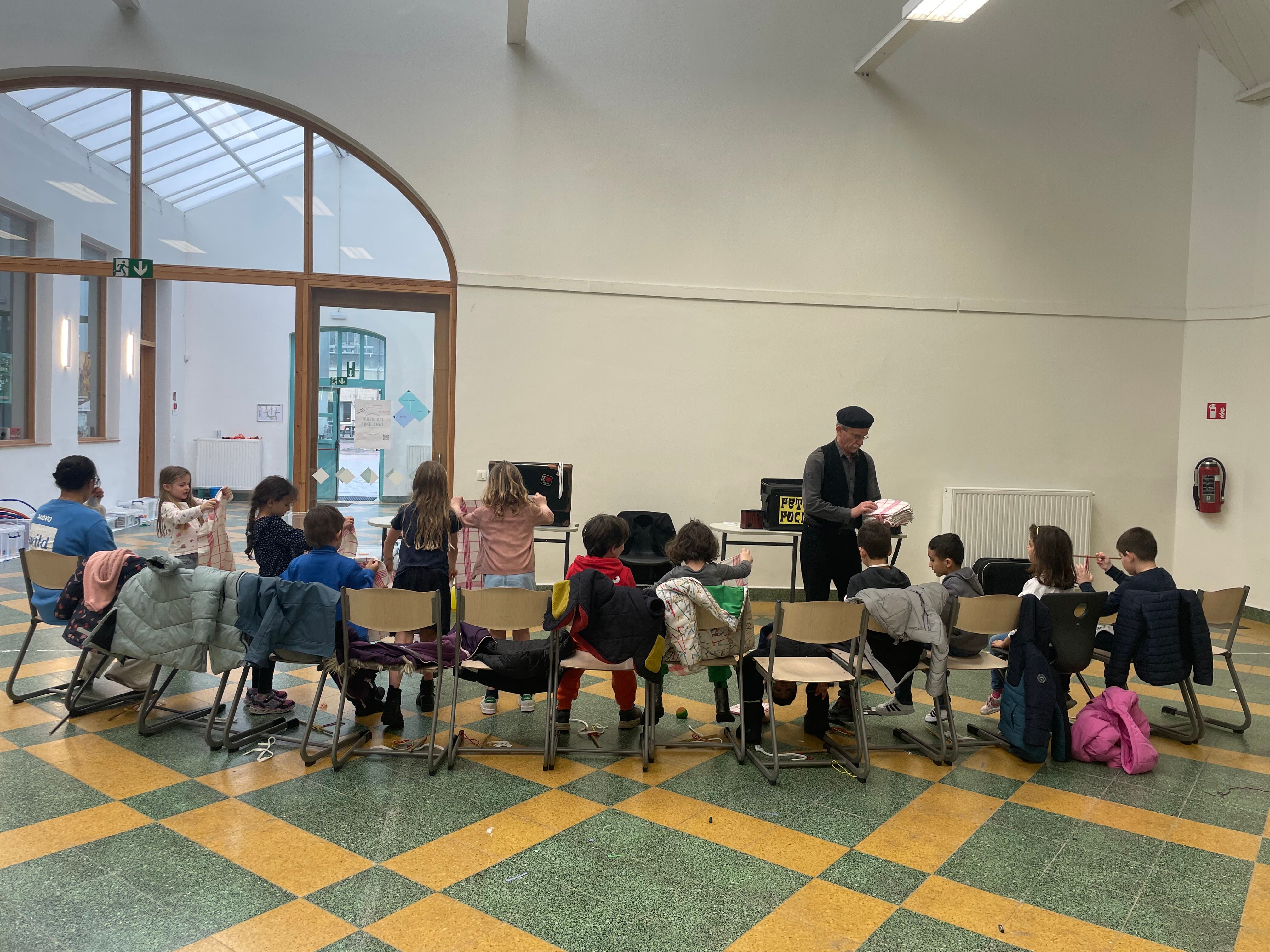 Kinderen sluiten krokusvakantie goochelend af | Ring