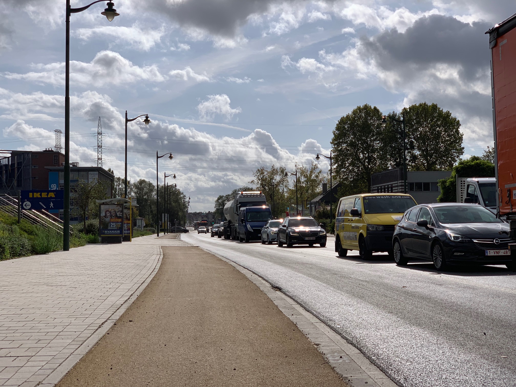 Sint-Pieters-Leeuw herademt door extra rijstrook N6 | Ring