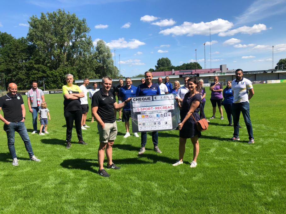 Virtueel voetbal levert meer dan 8.000 euro op voor G-sport | Ring