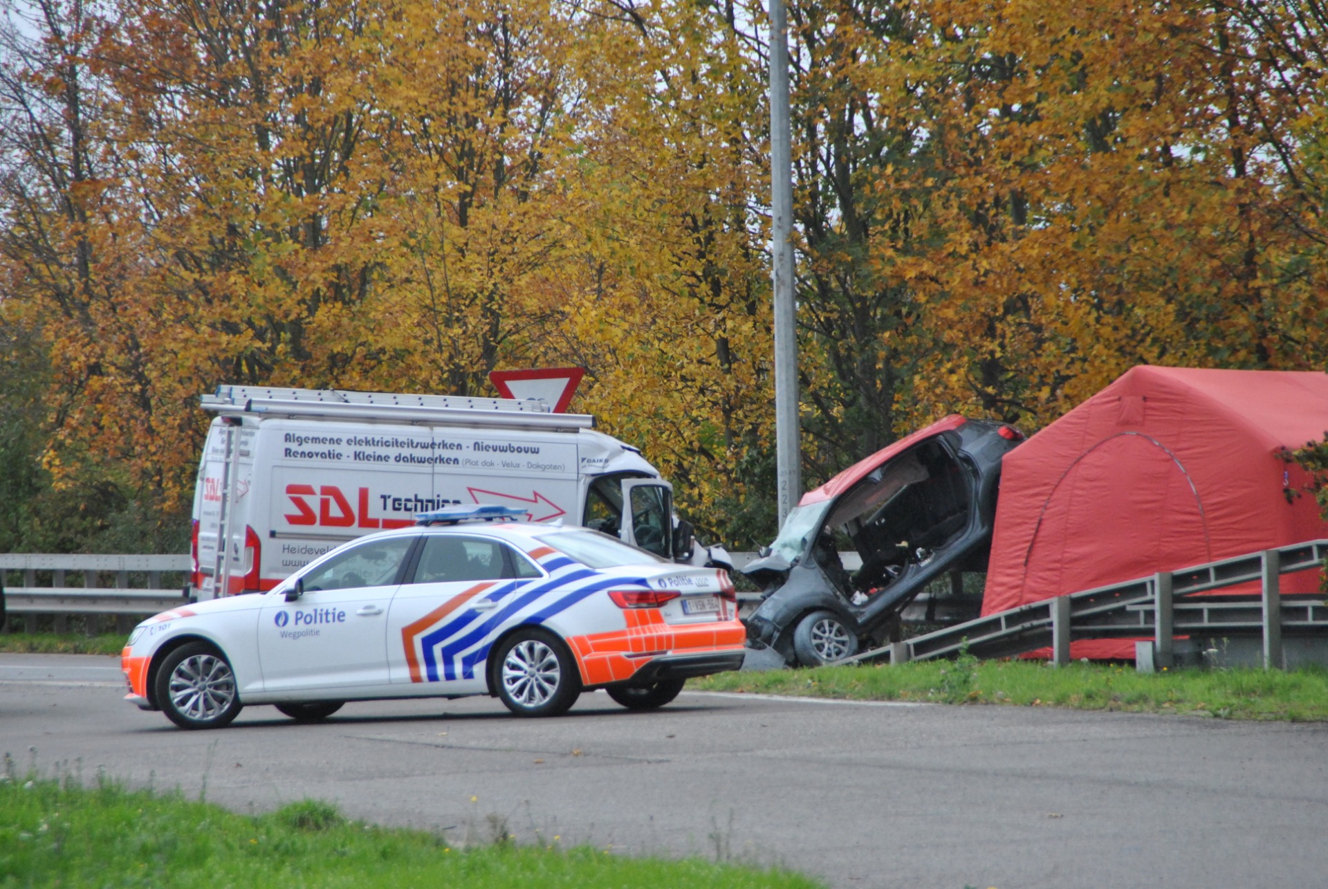 Drie doden bij ongeval met spookrijder in Machelen | Ring