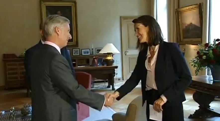 Wilmès uit Rode legt de eed af bij koning | Ring